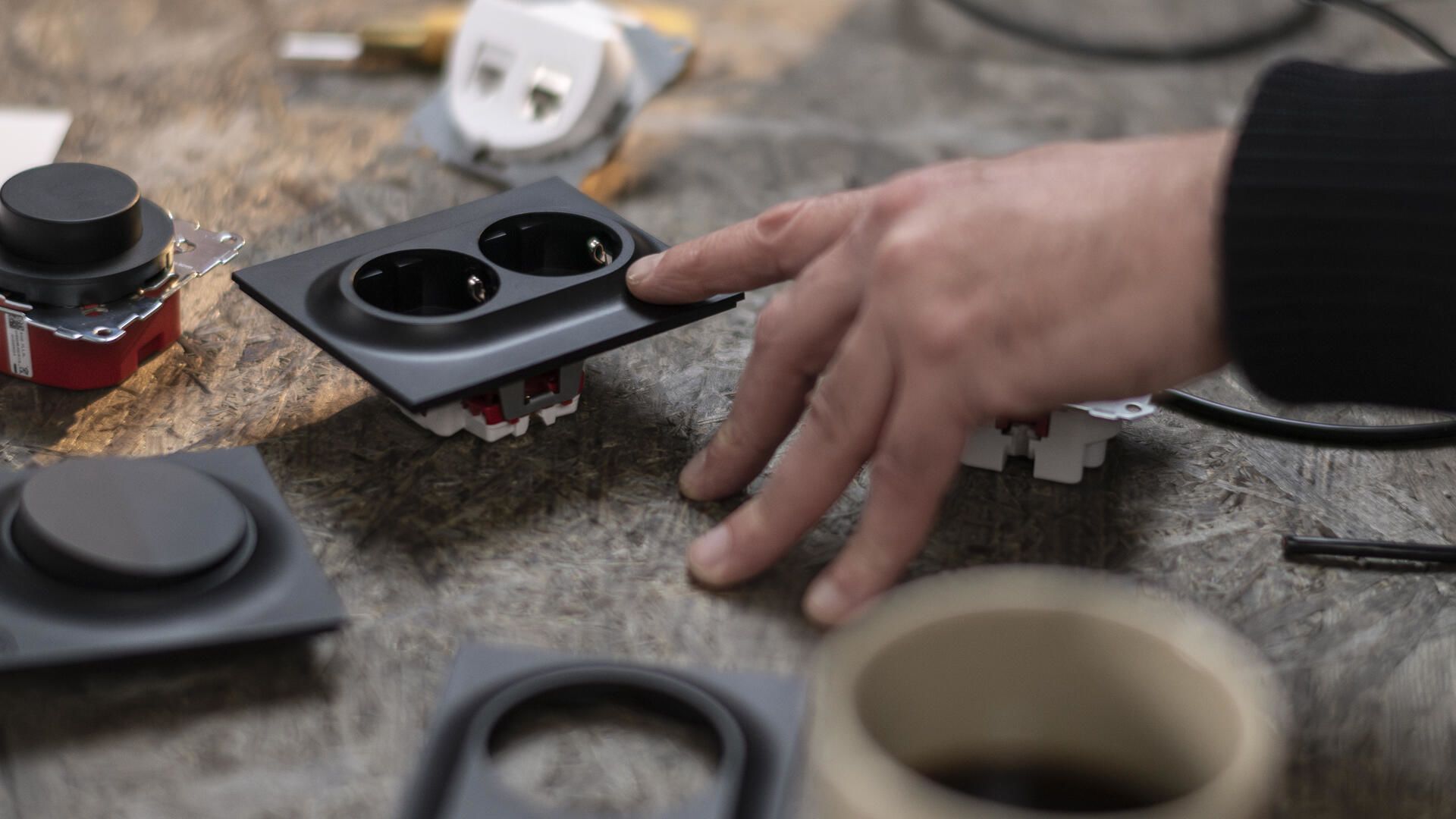 ELKO One - en ny produktserie fra ELKO – landsdekkende elektrikerkjede med fokus på smarte ...